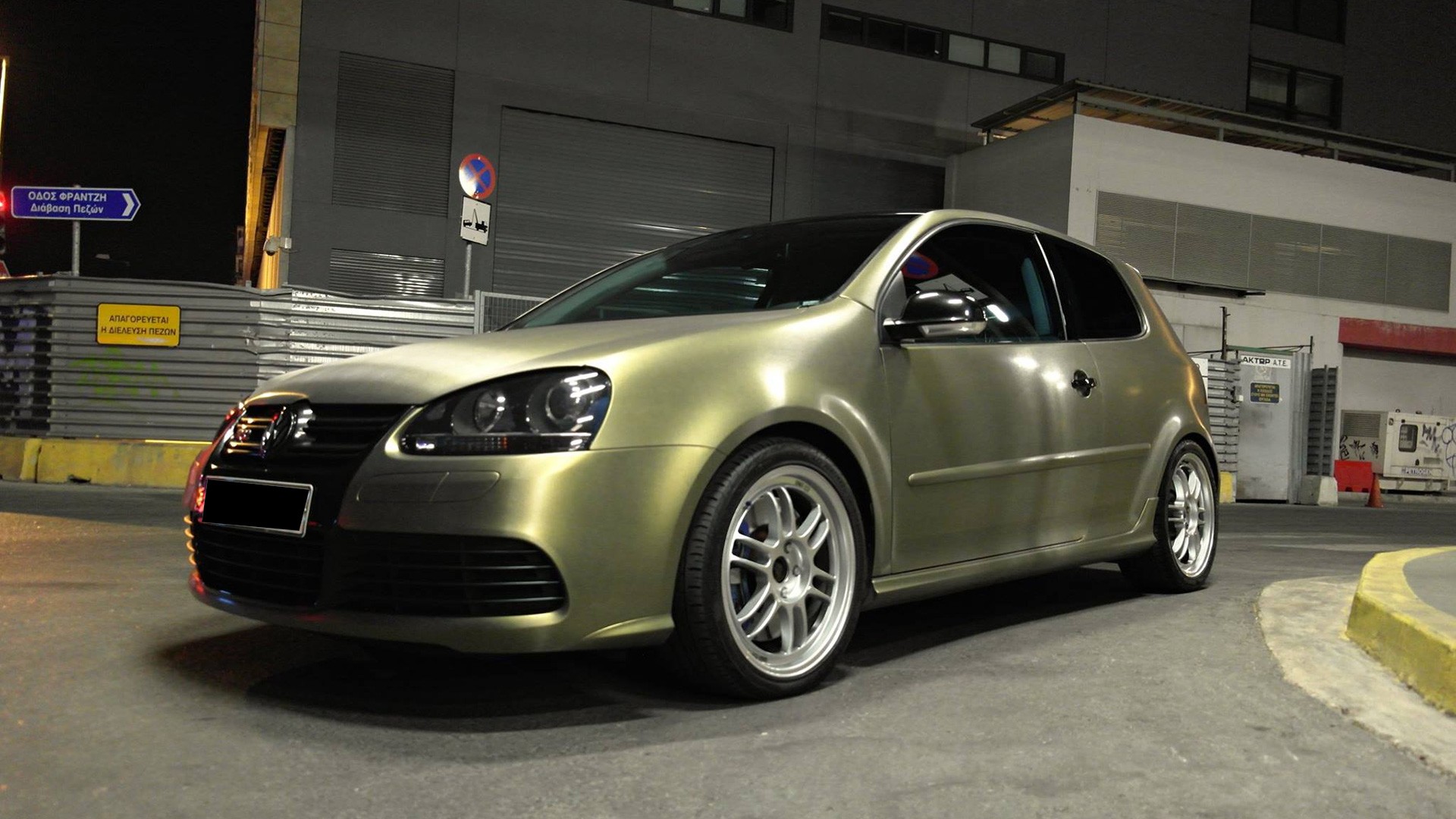 VW R32 ARMY GOLD - 3DCARBON
